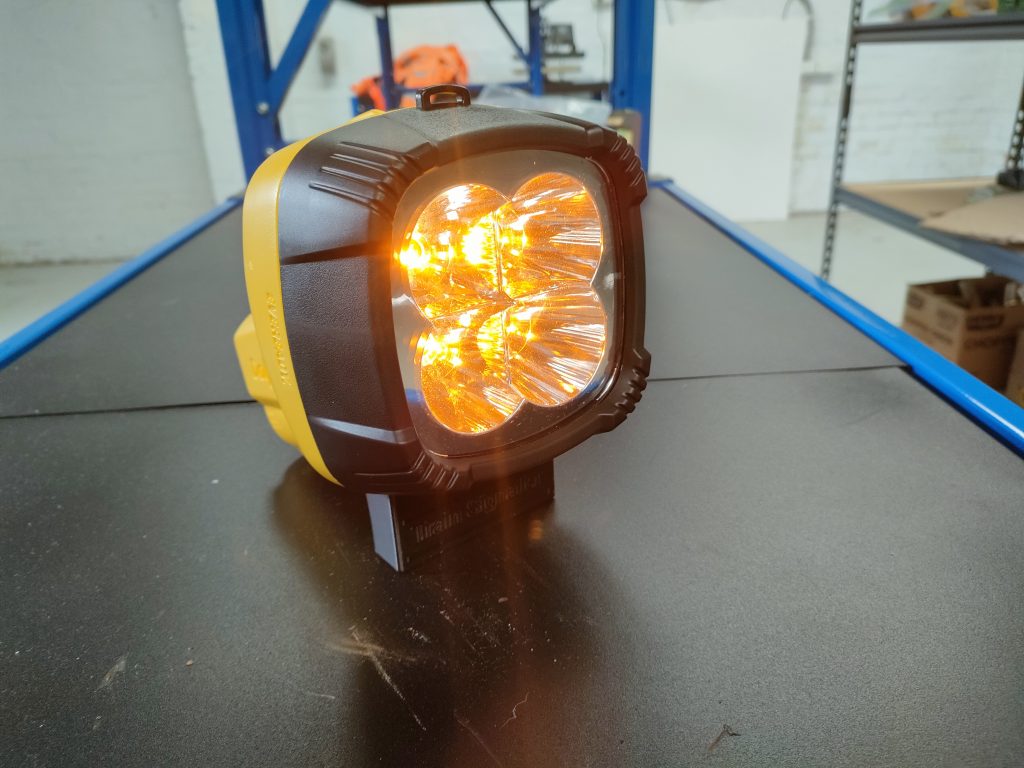 HANDSIGNALLER TORCH YELLOW – Safe Rail Australia